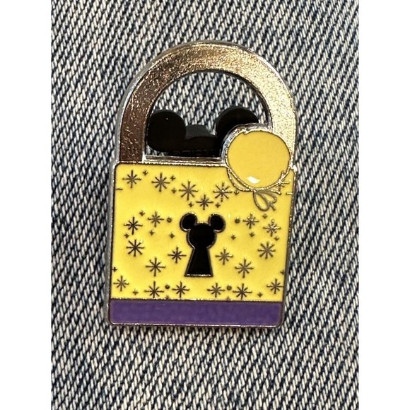 Disney | Jewelry | Walt Disney Tinkerbell Pad Lock Trading Pin Limited ...